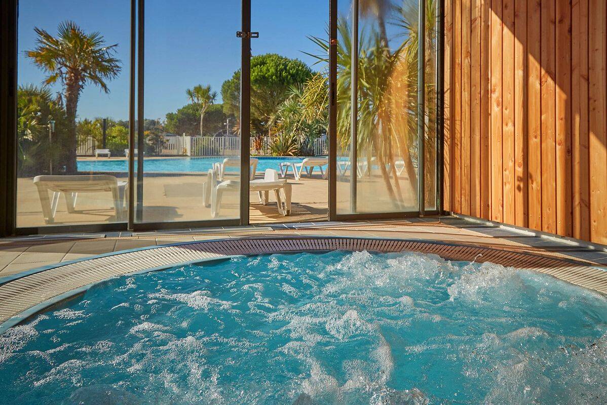 Camping La Baie de Kernic - Plouescat, Bretagne, France | Homair Vacances