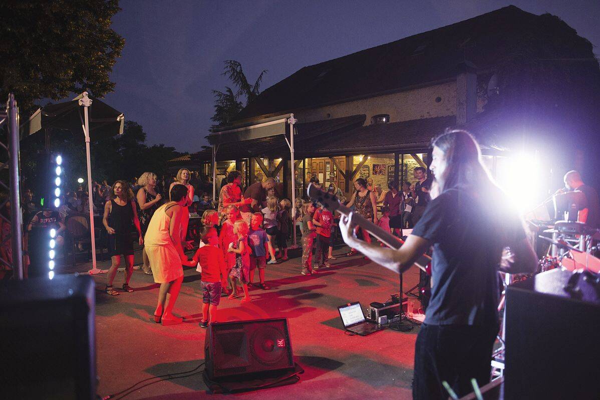 Camping Les grottes de Roffy - Sainte-Nathalène, Dordogne - Périgord ...