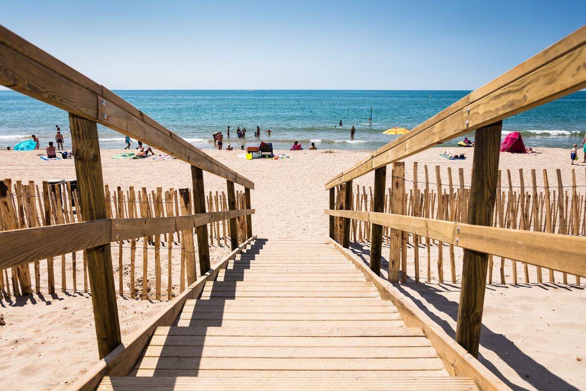 Camping Le Méditerranée Plage - Vias Plage - Languedoc Roussillon ...